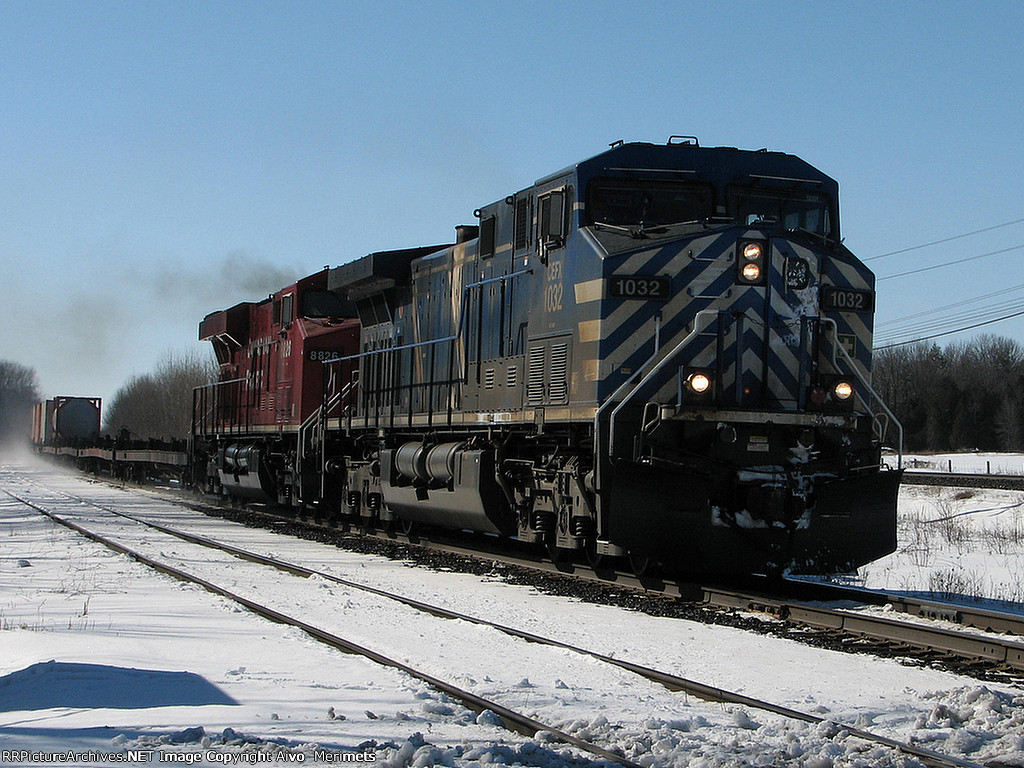 CEFX 1032 east at Spicer